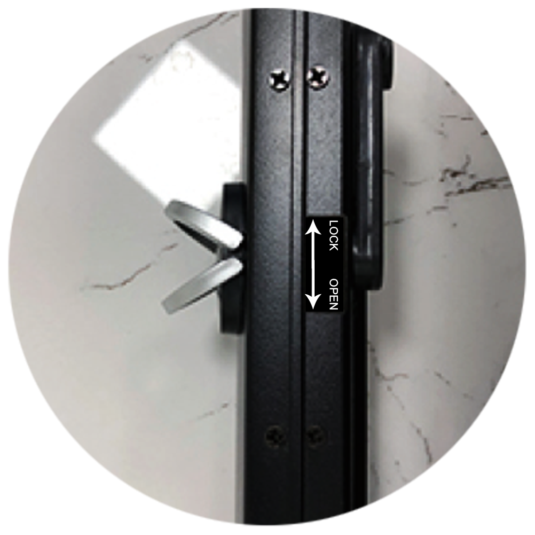 White Collapsible Projector Screen • 40"/50" Tabletop Cinema